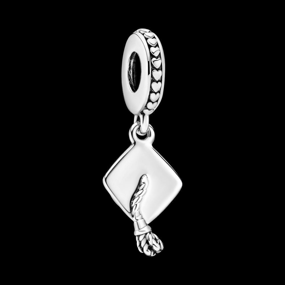 Charm birrete de graduaci√≥n – Pandorx Alexa